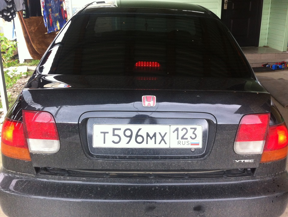 Дополнительный стоп сигнал — Honda Civic (6G), 1,6 л, 2000 года ...