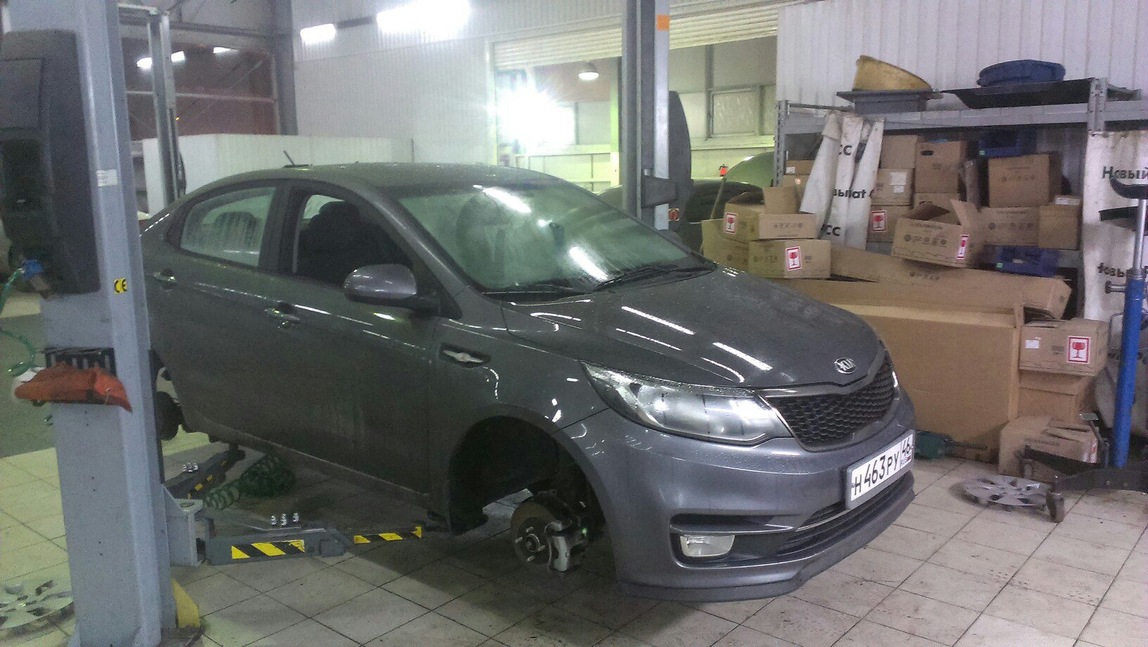 Шипы, уплотнители под рамки подномерников — KIA Rio (3G), 1,6 л, 2016 ...