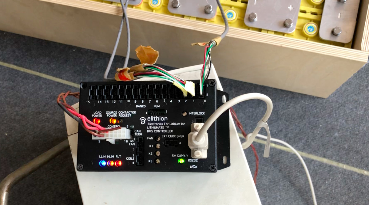 Сборка временной тяговой батареи — Mercedes-Benz A-Class (W168), 2002 ...