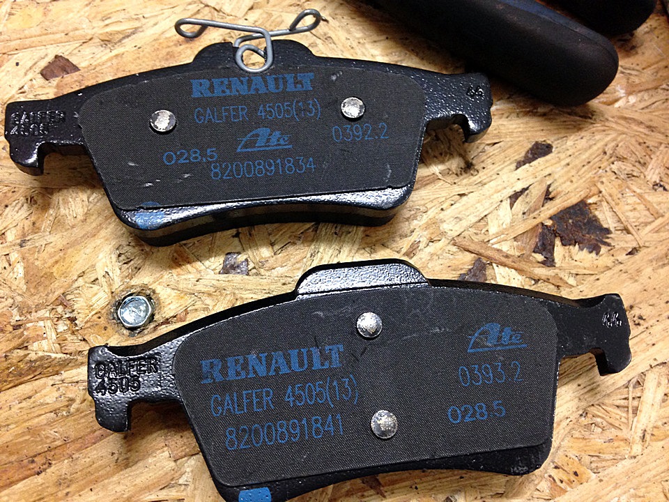 Замена тормозных дисков — Renault Laguna III, 1,5 л, 2009 года | визит ...