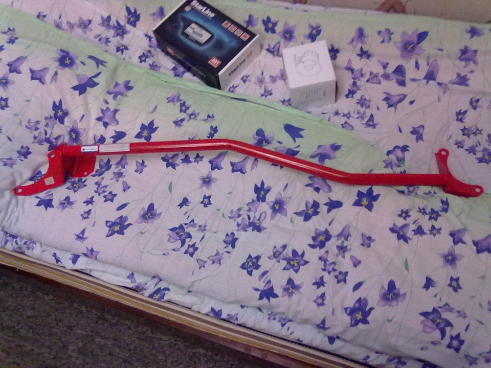 распорка передних стоек — Lada Калина Универсал (1G), 1,6 л, 2012 года ...