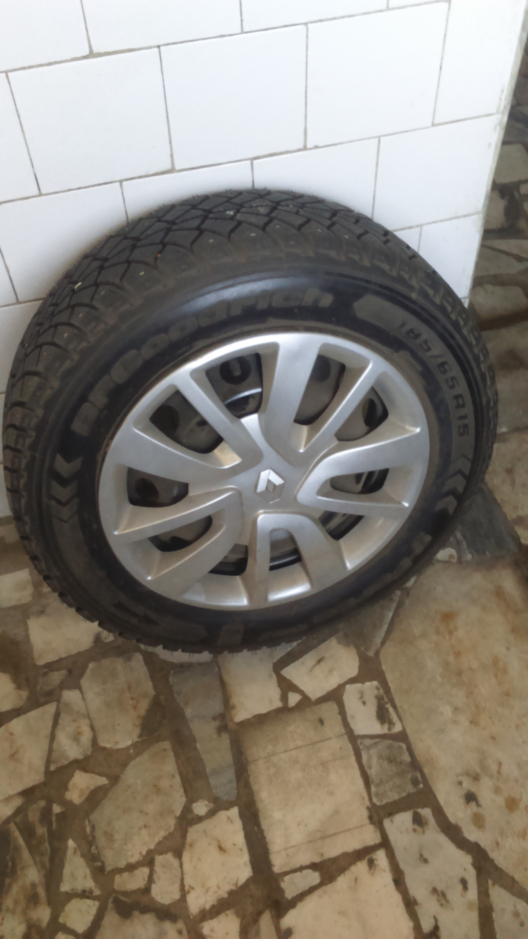BF GOODRICH G-FORCE STUD — Renault Logan (2G), 1,6 л, 2015 года | шины ...