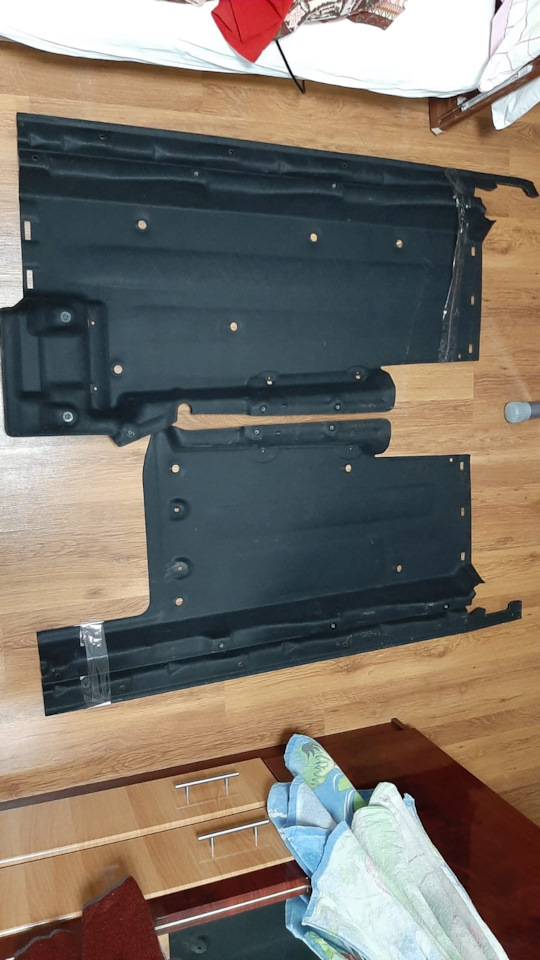 8R0825208E Защита кузова VAG | Запчасти на DRIVE2