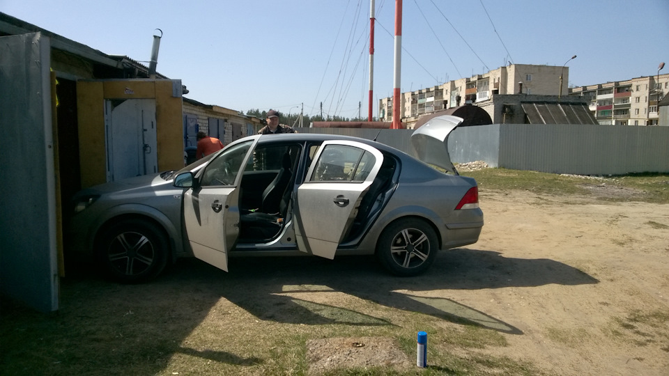 Шторка заднего стекла — Opel Astra H, 1,6 л, 2013 года | аксессуары ...
