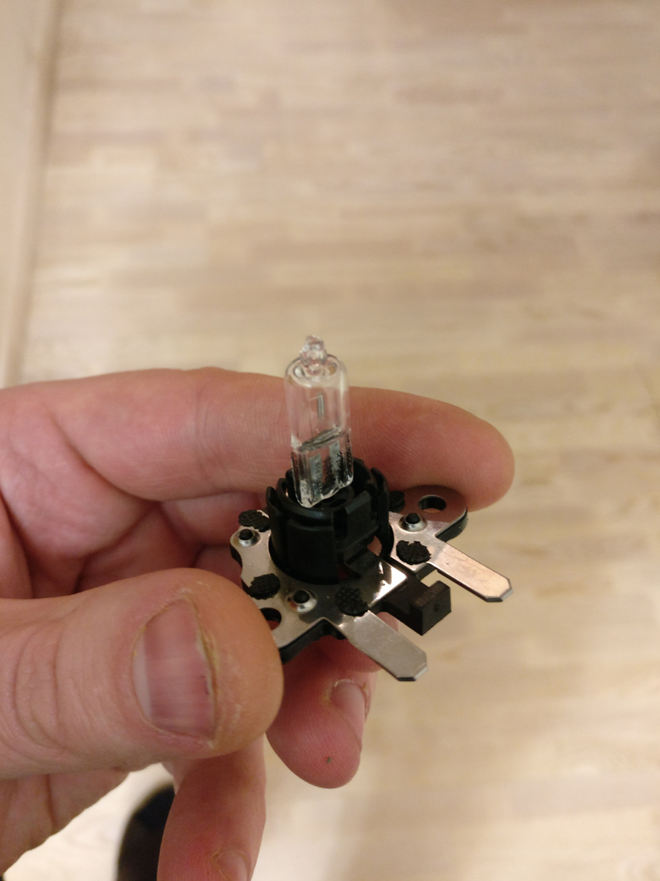 Ай нид хелп (кто знает номер лампы) — Mercedes-Benz R-Class (W251), 3,5 ...