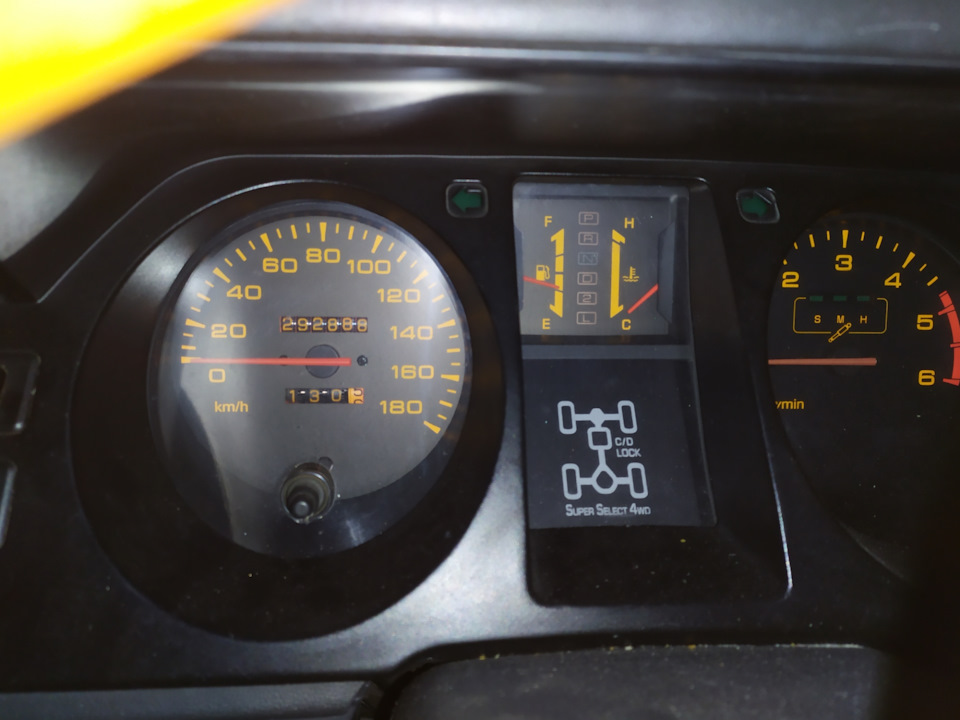 Замена воздушного фильтра — Mitsubishi Pajero (2G), 2,8 л, 1995 года ...