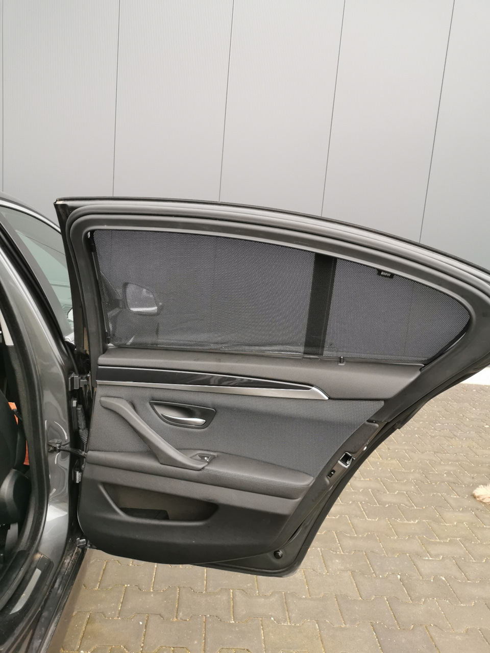 51462154684 Солнцезащитные шторки для задних окон BMW | Запчасти на DRIVE2