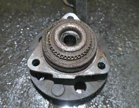 4142009702 Подшипник в сборе со ступицей Ssang Yong Rexton SSANG YONG ...