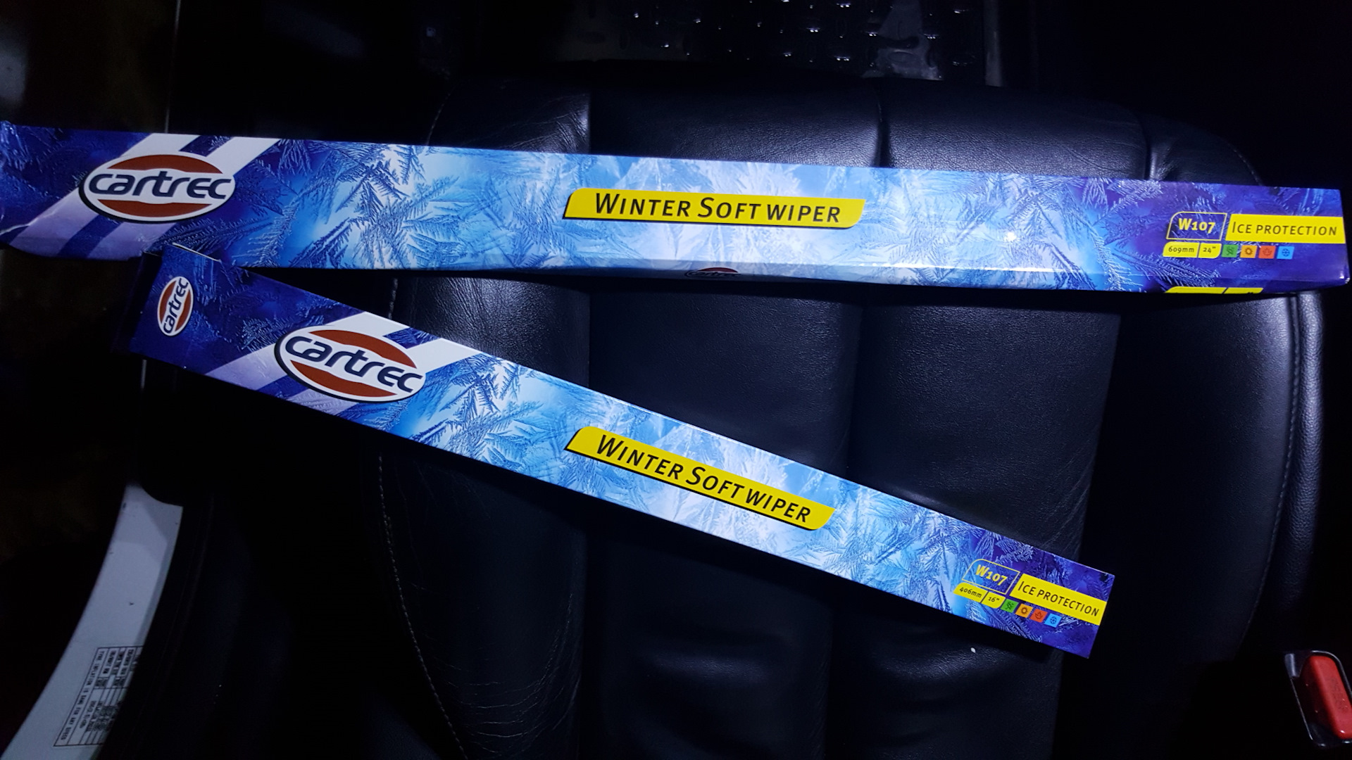 Замена передних щеток стеклоочистителя — Mazda CX-7, 2,3 л, 2010 года ...