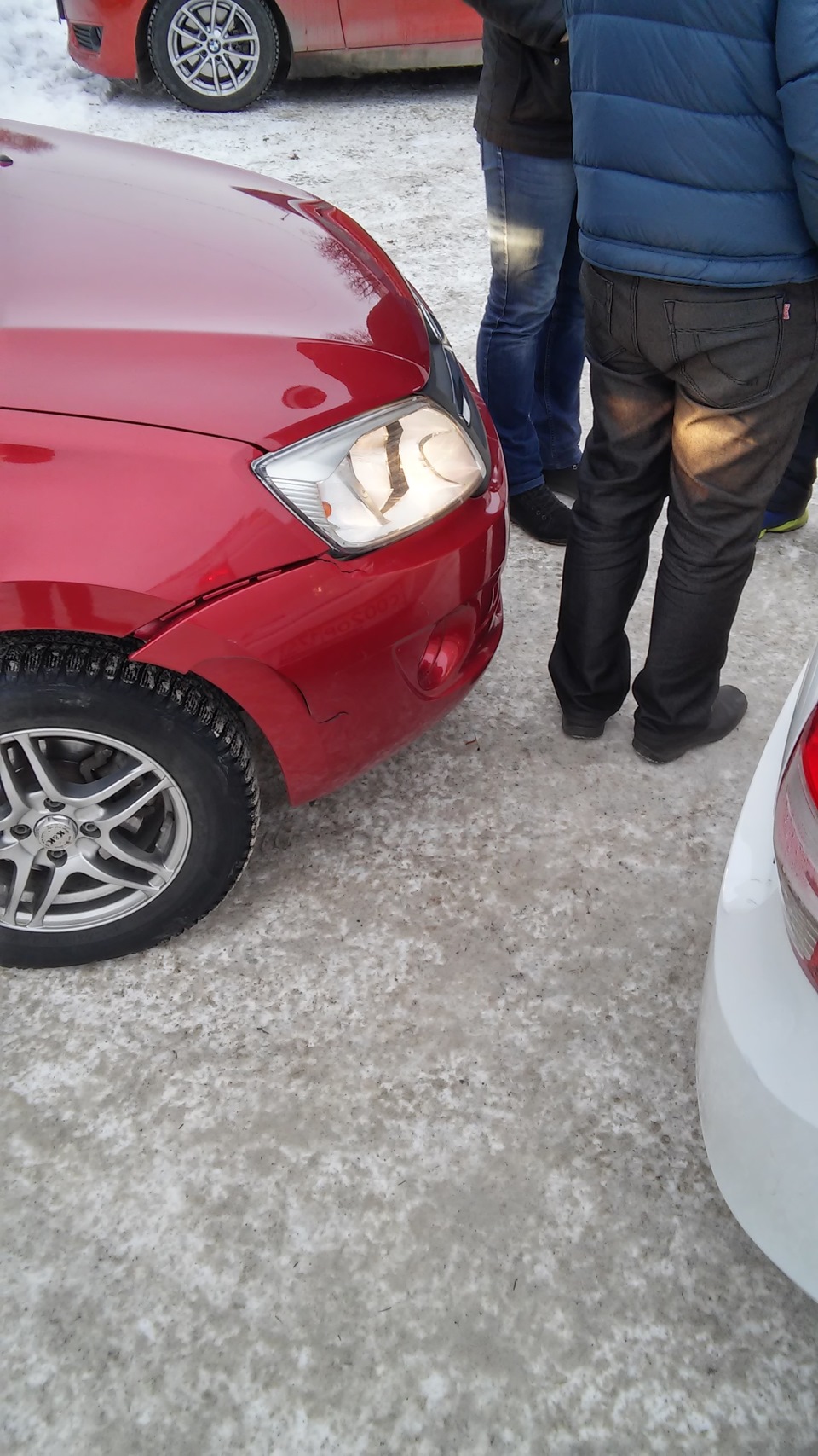 Встретились 2 Гранты — Lada Гранта (1G), 1,6 л, 2013 года | ДТП | DRIVE2