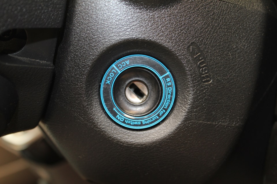 Маленькие ништяки — Honda Stream Rn6 9 1 8 л 2010 года аксессуары