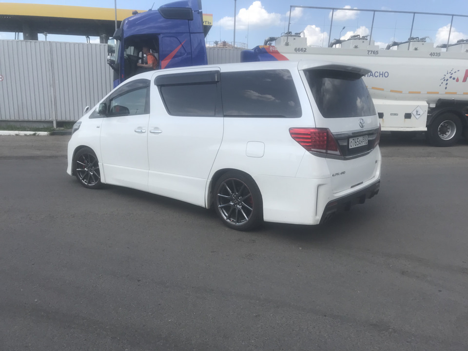 TOYOTA ALPHARD (AH20) — DRIVE2