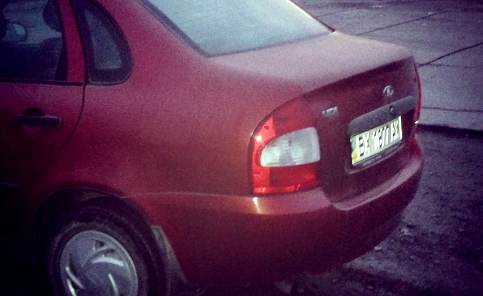 Оклейка фар в черные — Lada Калина седан, 1,6 л, 2007 года | тюнинг ...