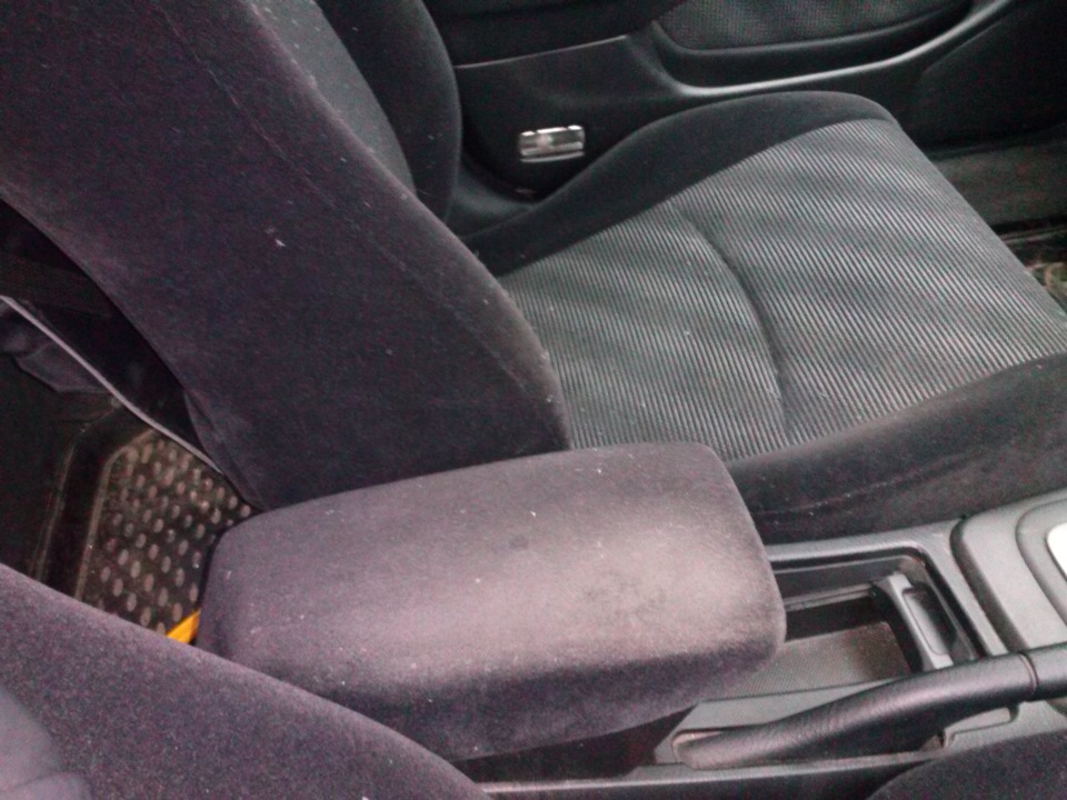 Перетяжка подлокотника — Honda Accord Wagon (6G), 2,3 л, 2002 года ...