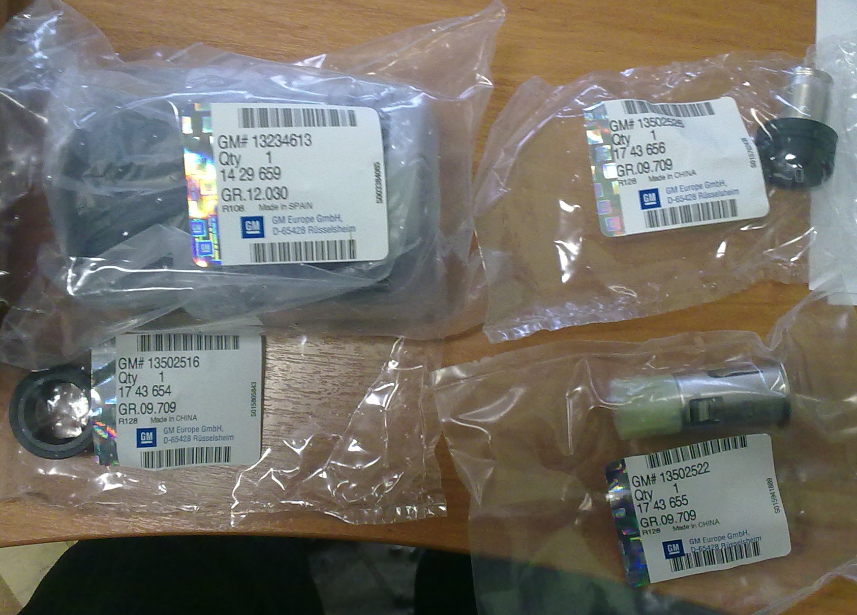 13234613 Пепельница напольной консоли GM | Запчасти на DRIVE2