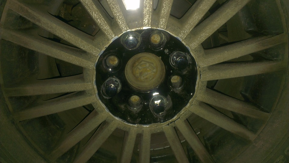 новые гайки — Mitsubishi Space Wagon (2G), 1,8 л, 1992 года | колёсные диски | DRIVE2