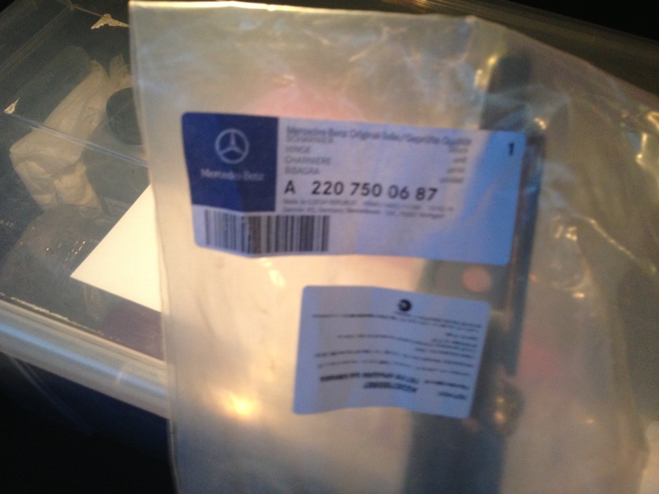 Петли крышки багажника- сервотроник — Mercedes-Benz S-Class (W220), 5 л ...