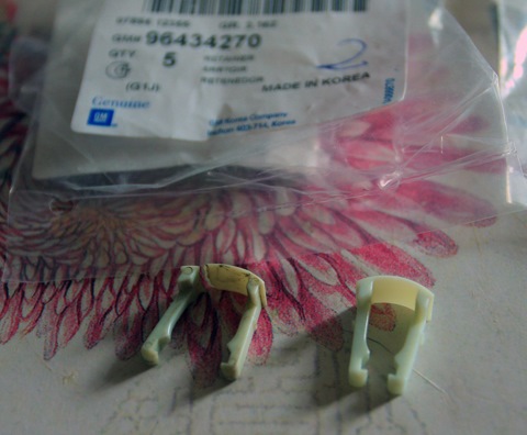 96434270 Клипса топливная белая GM | Запчасти на DRIVE2