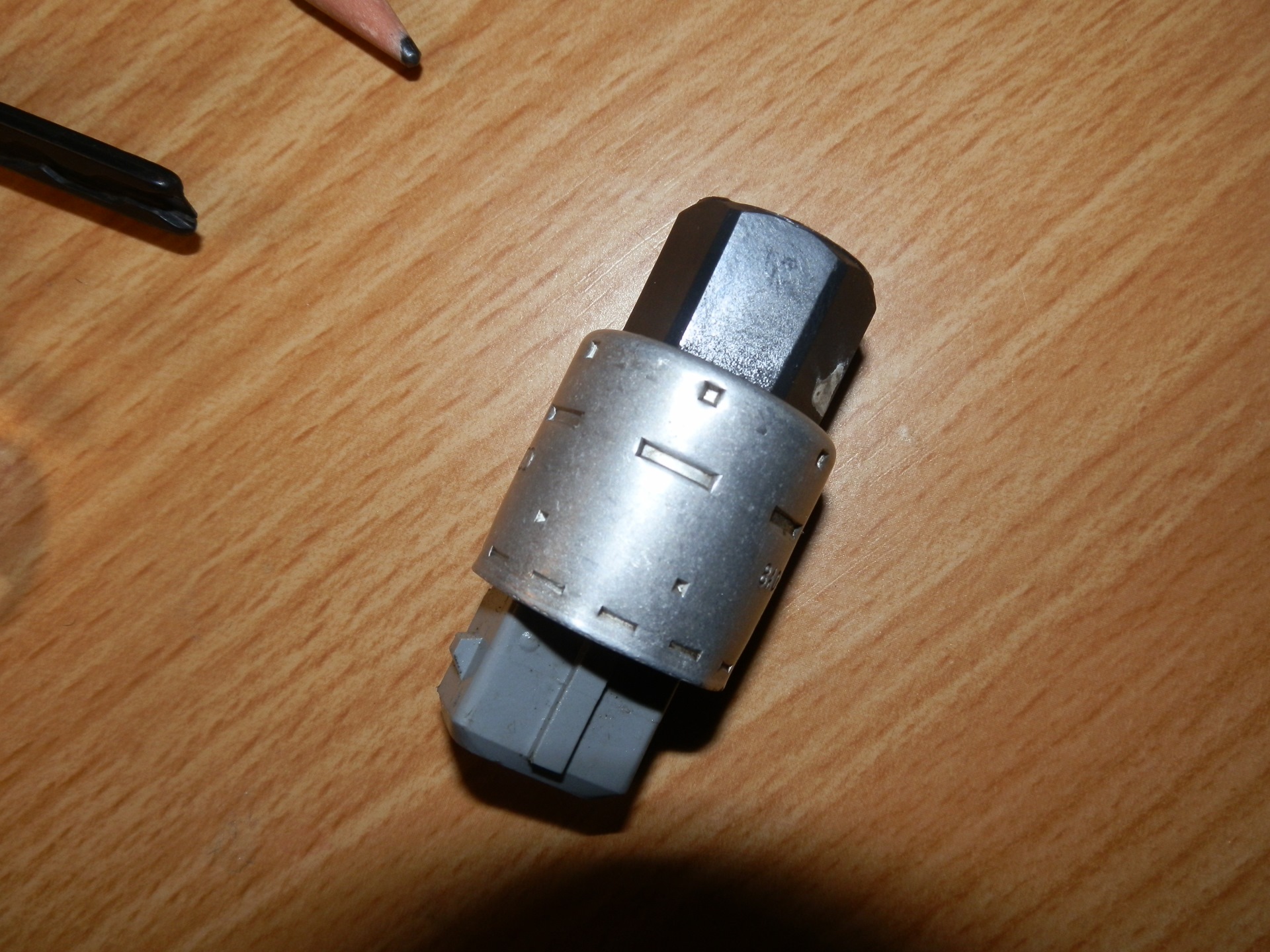 Виновник утечки фреона найден — Audi A8 (D2), 3,6 л, 1996 года | визит ...