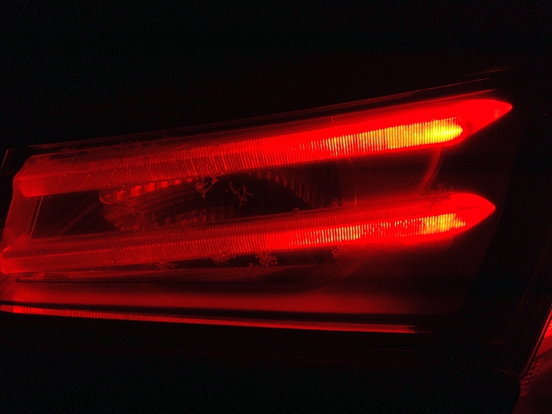 Конденсат в задних фонарях — Citroen C4 L, 1,6 л, 2014 года | визит на ...