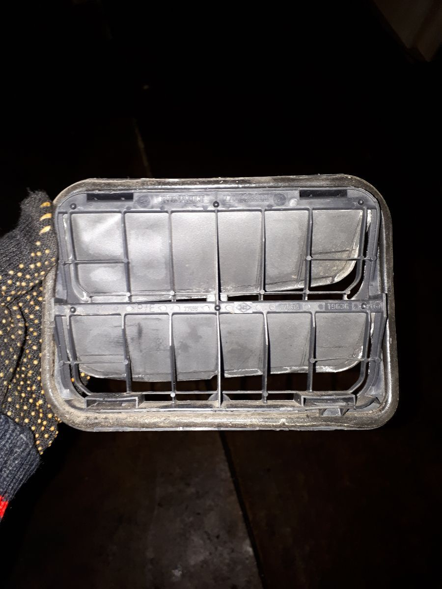 7700838358 Дефлектор вытяжной вентиляции RENAULT | Запчасти на DRIVE2