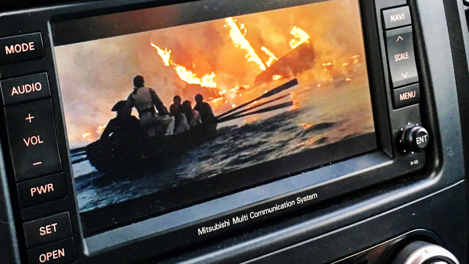 DVD в движении mitsubishi multi communication system R-03 ...