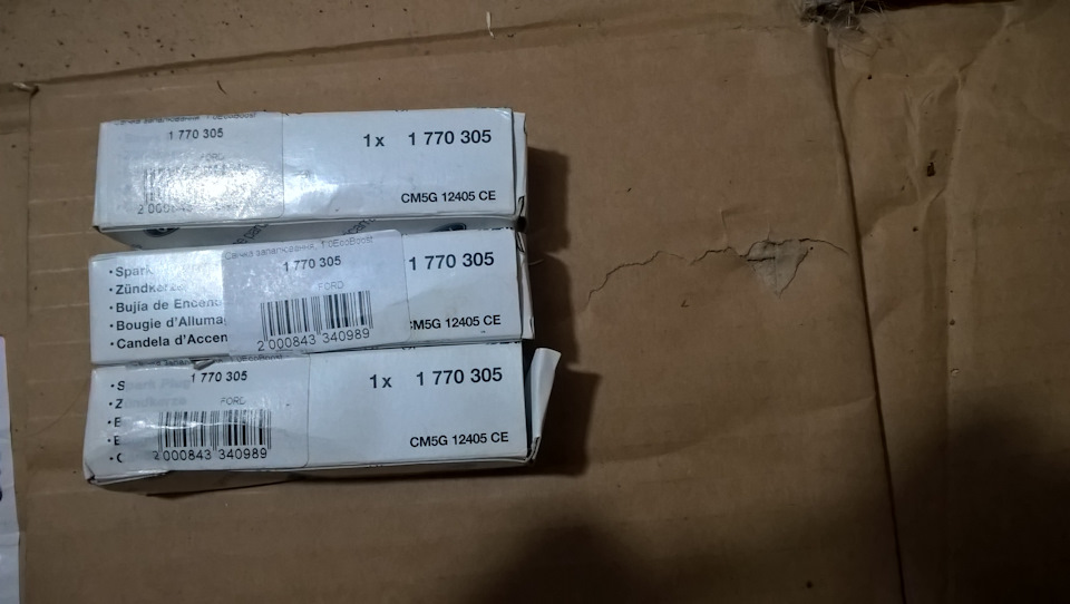 Замена свечей зажигания на 1.0 l Ecoboost — Ford Focus Hatchback III, 1 ...