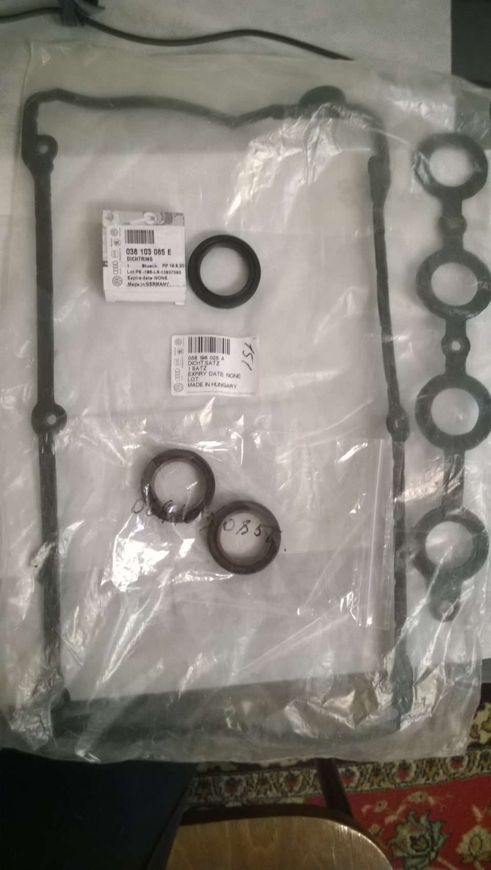 038103085E Сальник коленвала передний (32x48x10) / AUDI, VW, SEAT ...