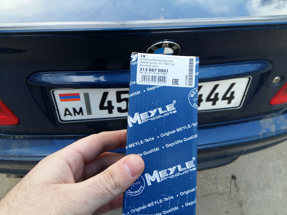 Замена моторчика омывателя фар (ВИДЕО) — BMW 3 series (E46), 3 л, 2004 ...