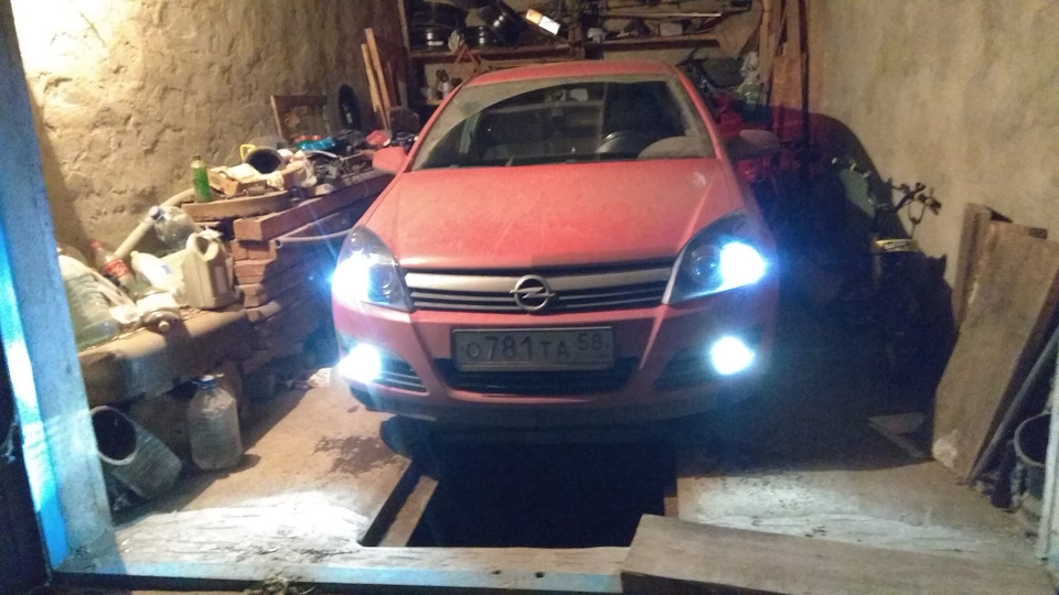 Поменял лампы в ПТФ, снова led — Opel Astra H, 1,8 л, 2006 года ...