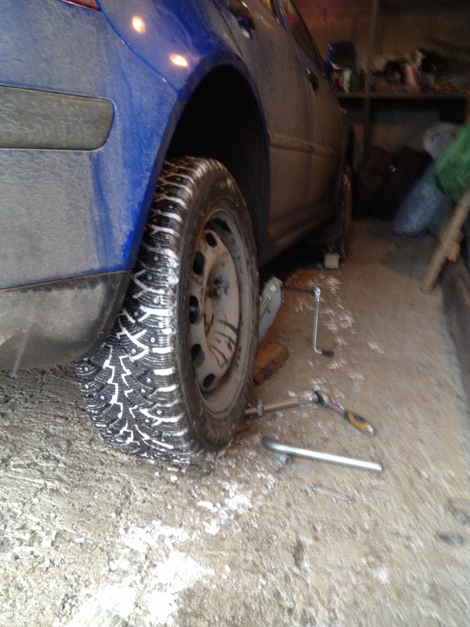 Задние отбойники — Volkswagen Golf Mk4, 1,4 л, 2002 года | своими ...