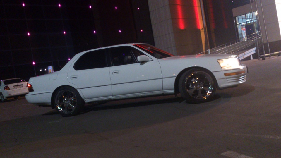 Поставил R20 — Lexus LS (UCF10), 4 л, 1992 года | колёсные диски | DRIVE2