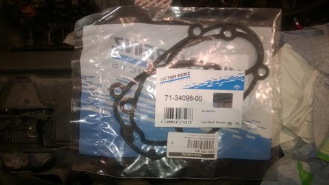 713409600 Прокладка, крышка головки цилиндра VICTOR REINZ | Запчасти на ...