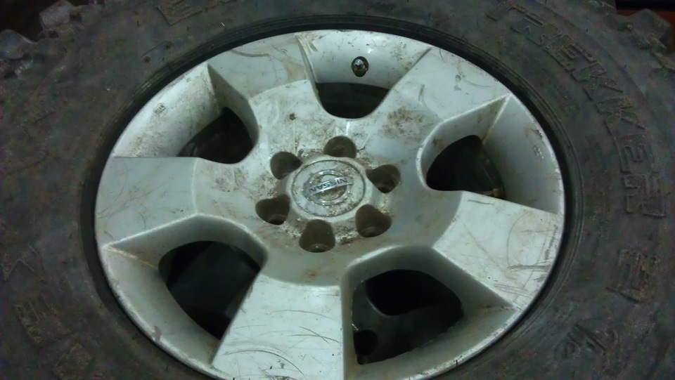 Вставки в диски. — Nissan Navara (2G), 2,5 л, 2007 года | колёсные ...
