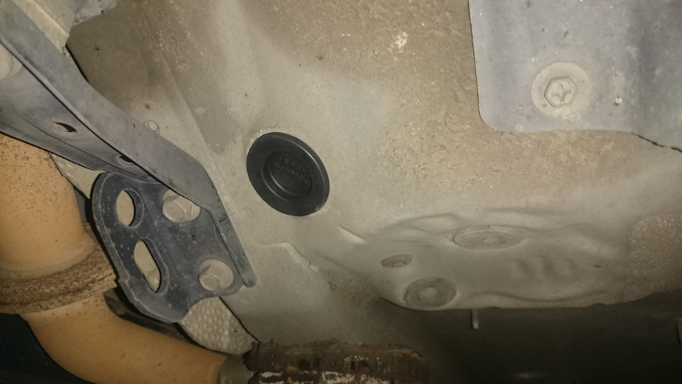 Заглушки в днище. — Lexus IS II, 2,5 л, 2008 года | запчасти | DRIVE2