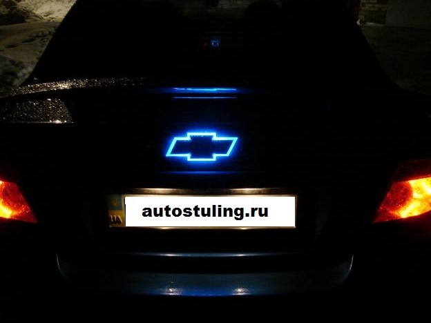 Подсветил значёк с зади! — Renault 21, 1,7 л, 1988 года | аксессуары ...