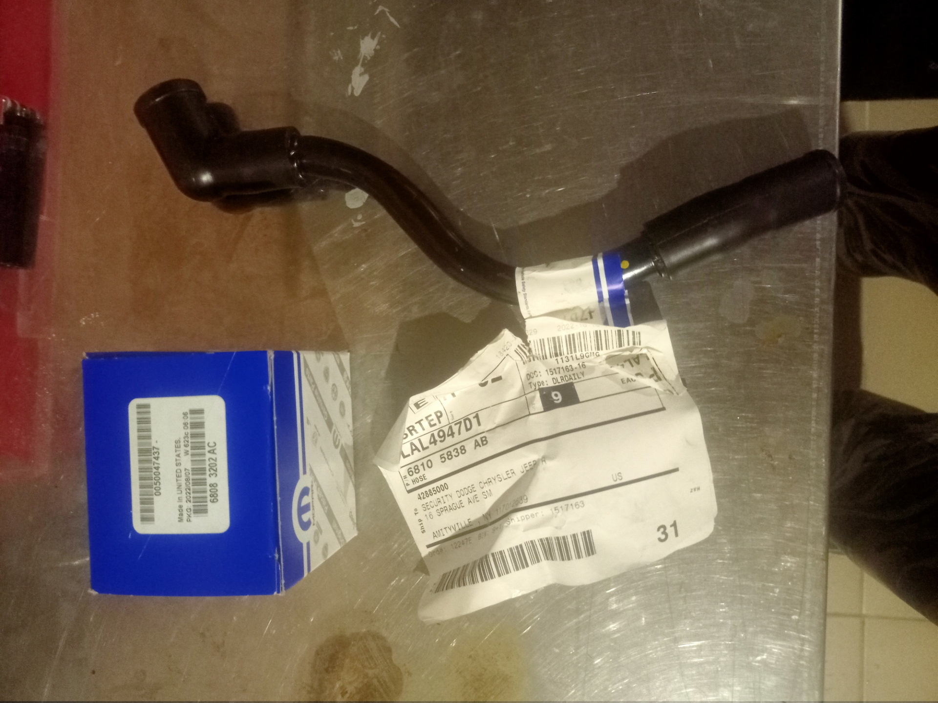 Замена клапана вентиляции картерных газов PCV — Chrysler 300C (2G), 3,6 ...