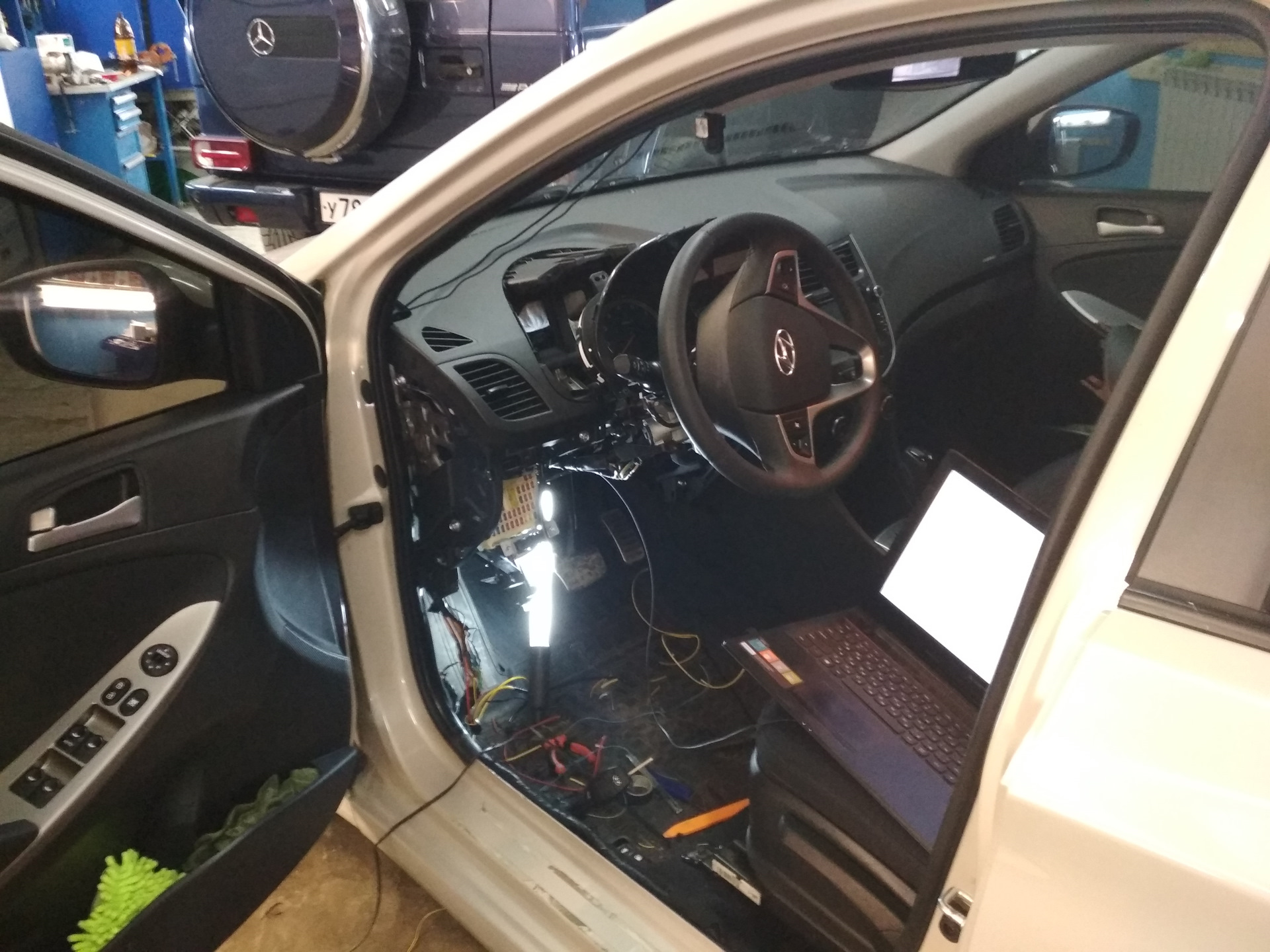 17. Спутниковая охранно-поисковая система с автозапуском Zont ZTC-710 и голосовая сирена ZONT МЛ ...