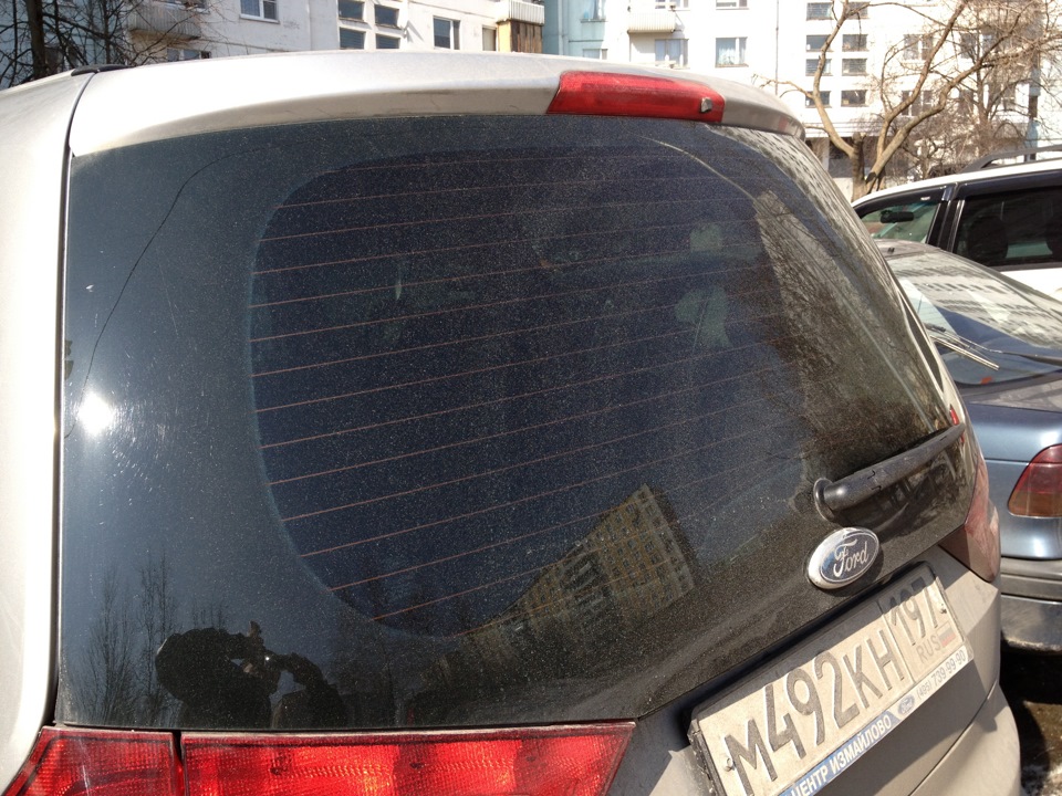 Замена поводка задней щетки (от Пежо) — Ford Galaxy (Mk III), 2 л, 2008 ...