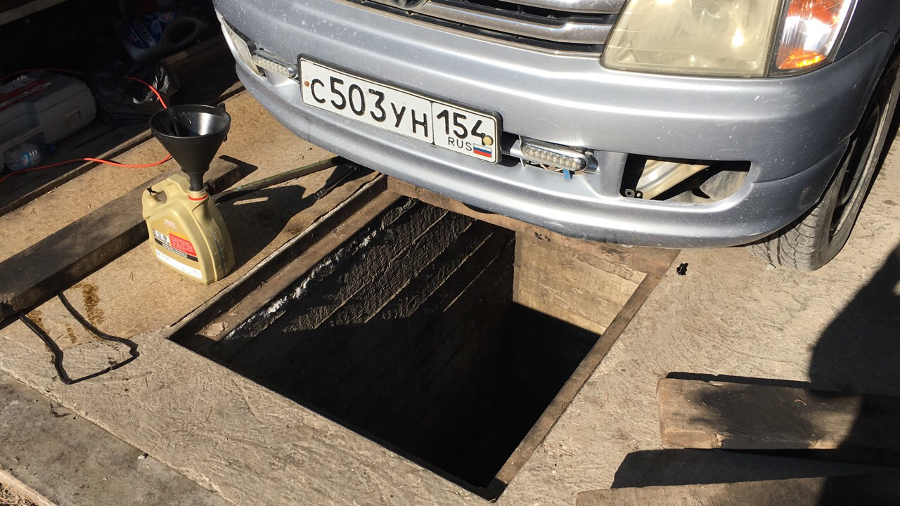 Замена масла — Toyota Town Ace Noah, 2,2 л., 1998 года | расходники ...