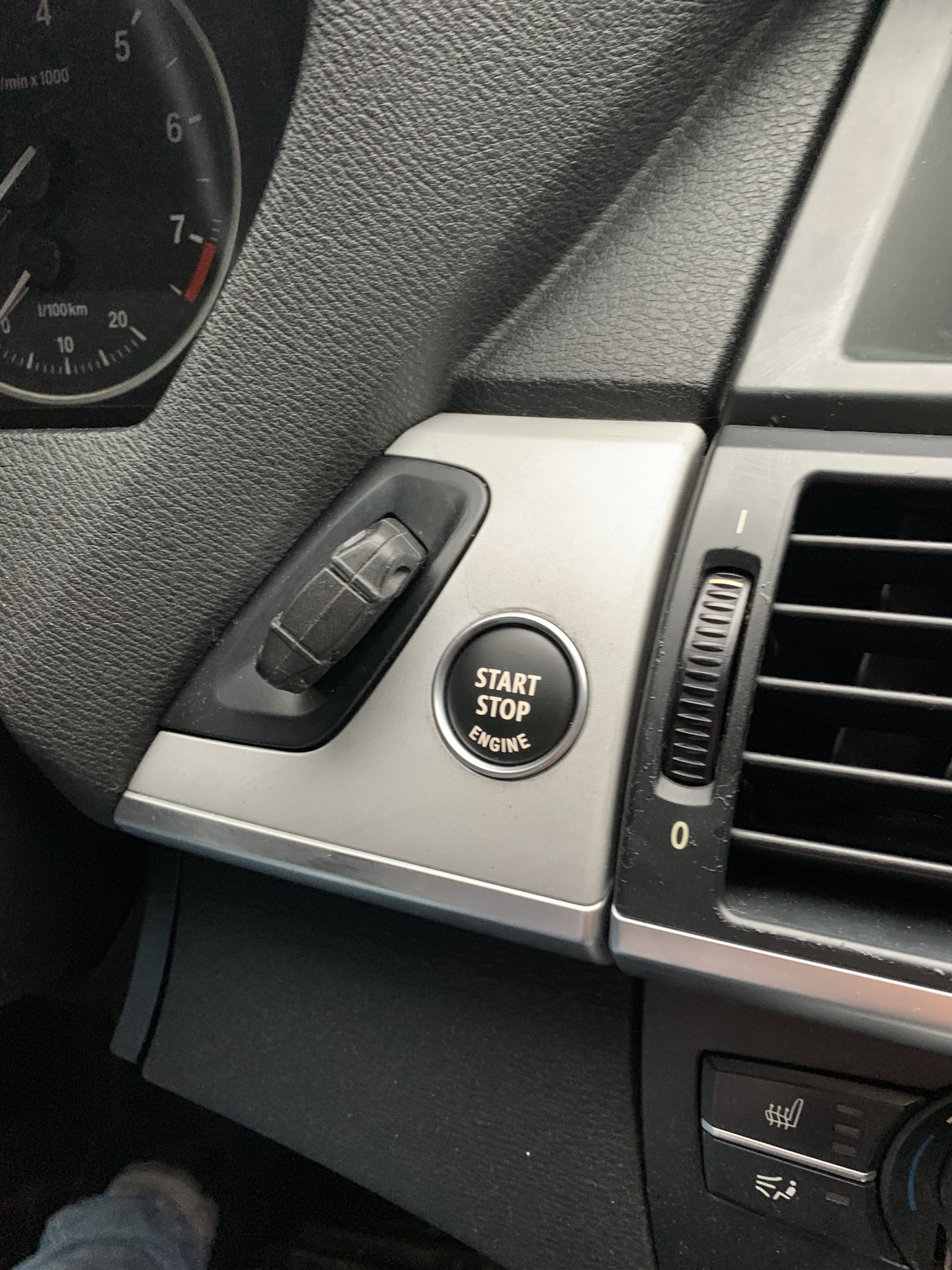 Кнопка стар стоп — BMW X5 (E70), 3 л, 2007 года | аксессуары | DRIVE2