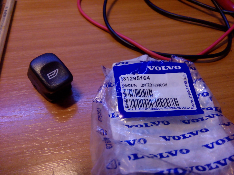 Замена кнопки стеклоподьёмника водительской двери. — Volvo S60 (1G), 2 ...