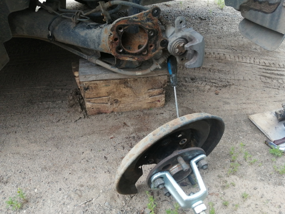 Замена задних ступиц, пыльников и восстановление разъёмов АБС. — Toyota ...