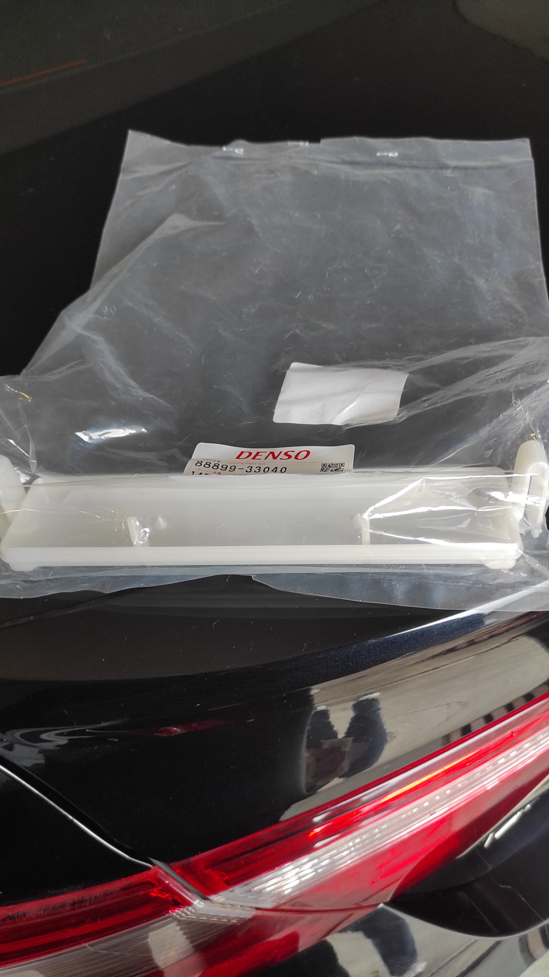 Крышка салонного фильтра на американку — Toyota Camry (XV50), 2,5 л ...