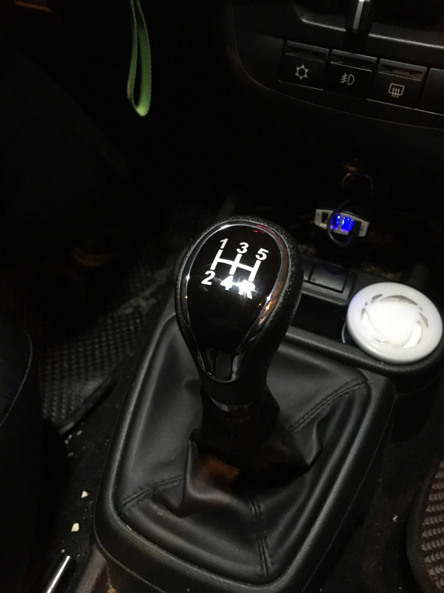 Ручка кпп в стиле Веста — Lada Гранта (2G) FL, 1,6 л, 2021 года ...