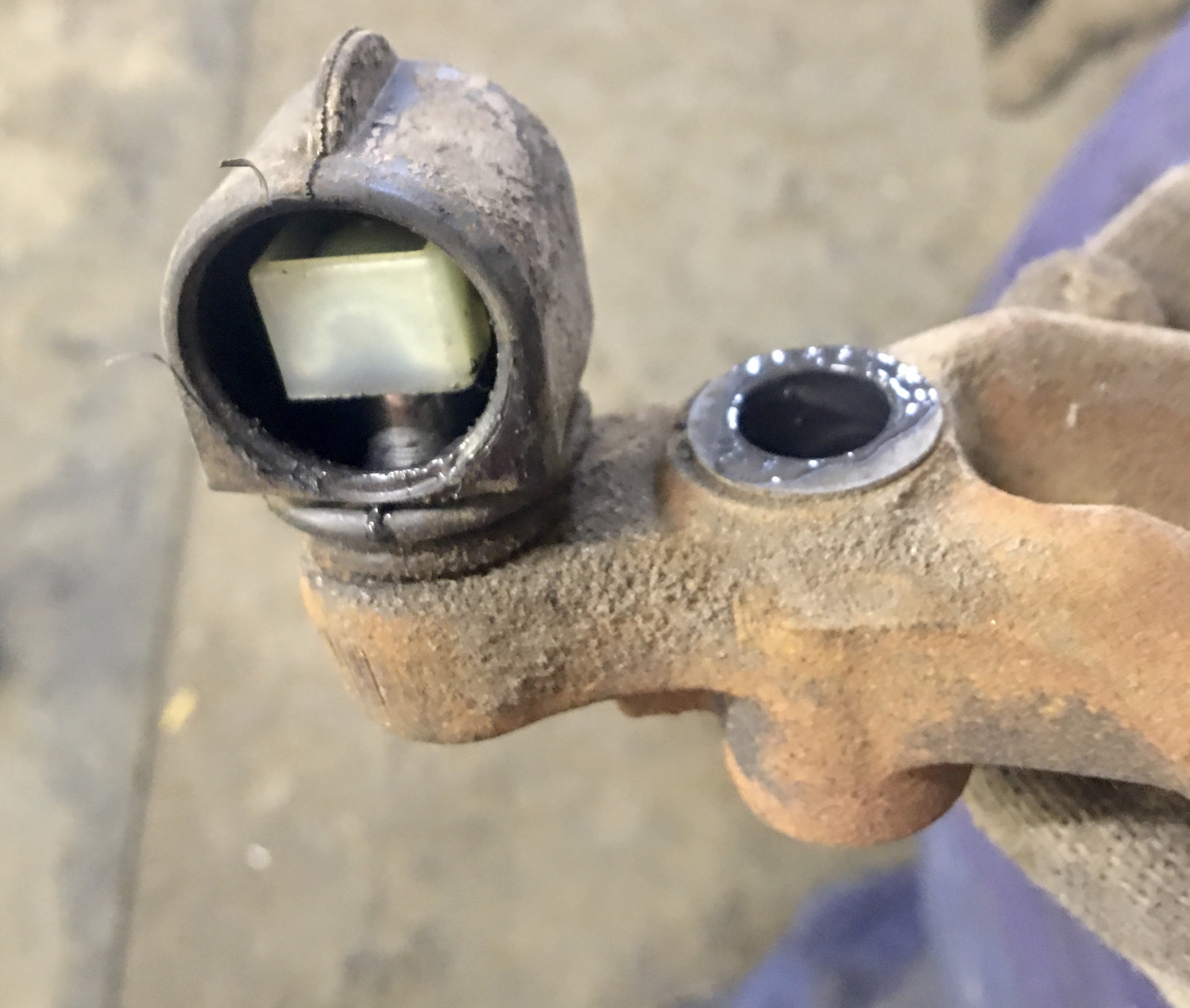 Замена стоек стабилизатора — Ford Focus Sedan II, 1,8 л, 2011 года ...