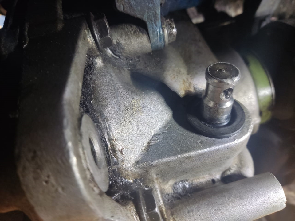 Замена сальника вала переключения передач на МКПП типа 085 — Volkswagen ...