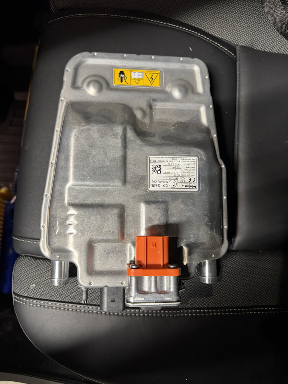 Замена электрического отопителя 32369038 — Volvo XC60 (2G), 2 л, 2021 ...