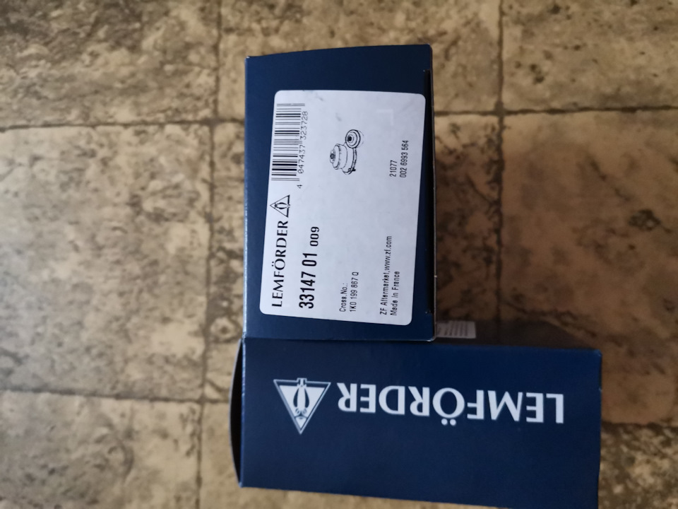 Замена подушки подрамника — Volkswagen Golf Mk5, 1,6 л, 2005 года ...