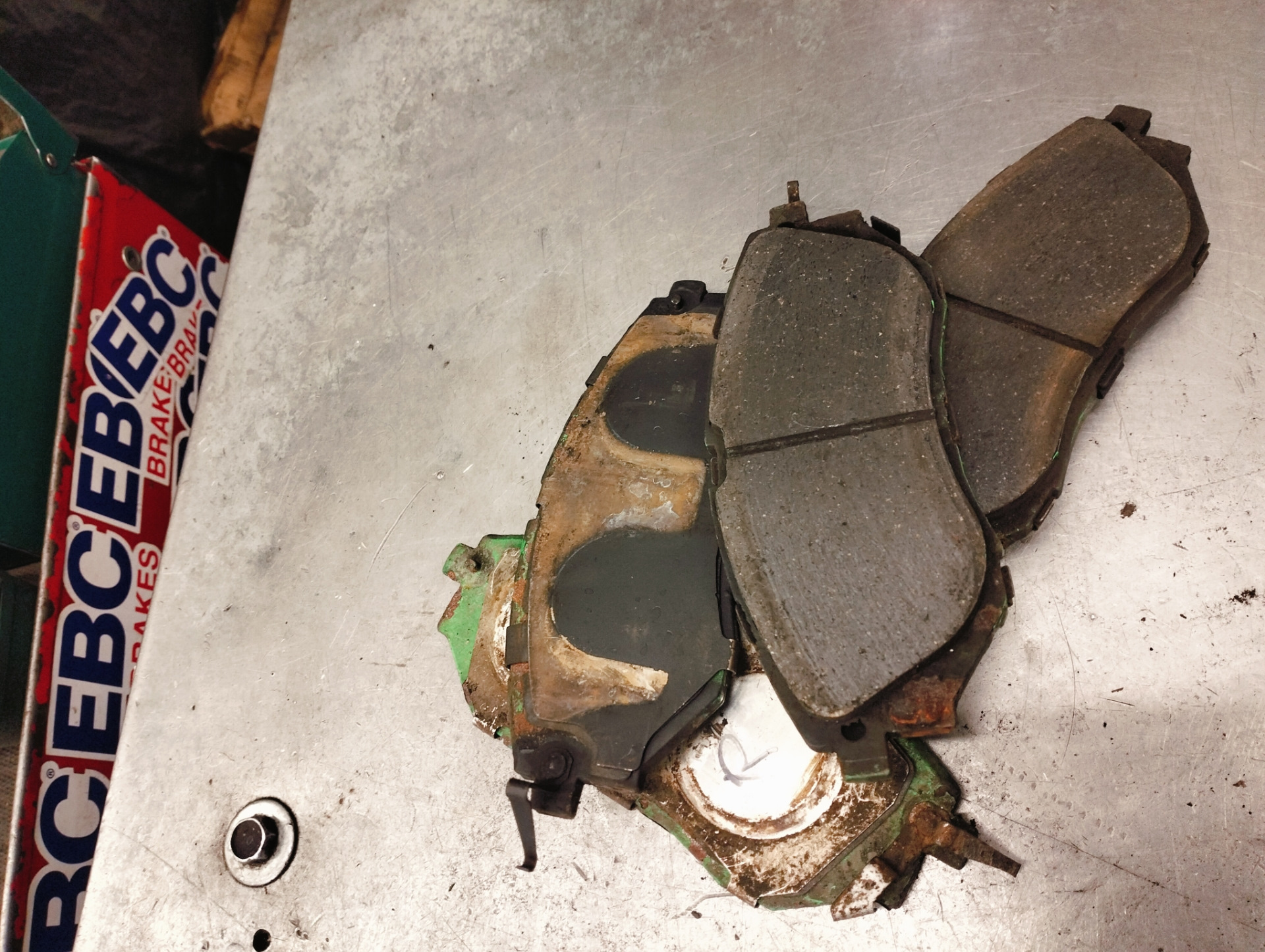 Дегустация колодок оригинал Ak против EBC green — Subaru Forester (SJ ...